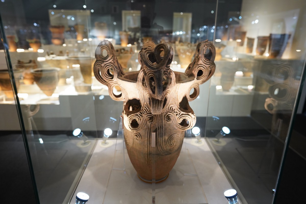 Exploring Jōmon Pottery: Ancient Art of Japan – Close to Mount Fuji